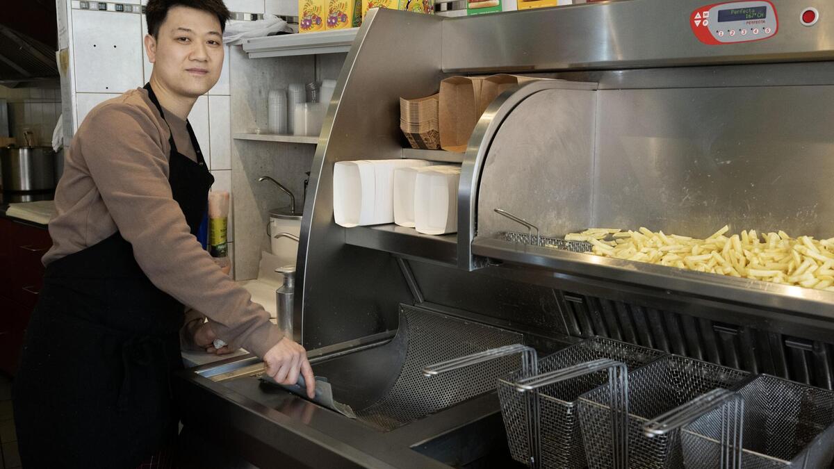 18-jarige riskeert 30 maanden cel voor gewapende overval op friturist Wang: “Hij is duidelijk de ...